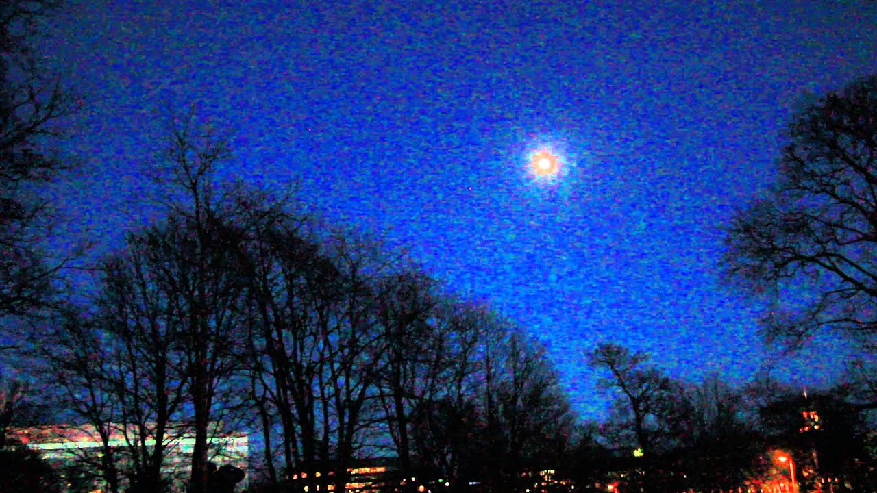 A star appears behind the moon - YouTube
