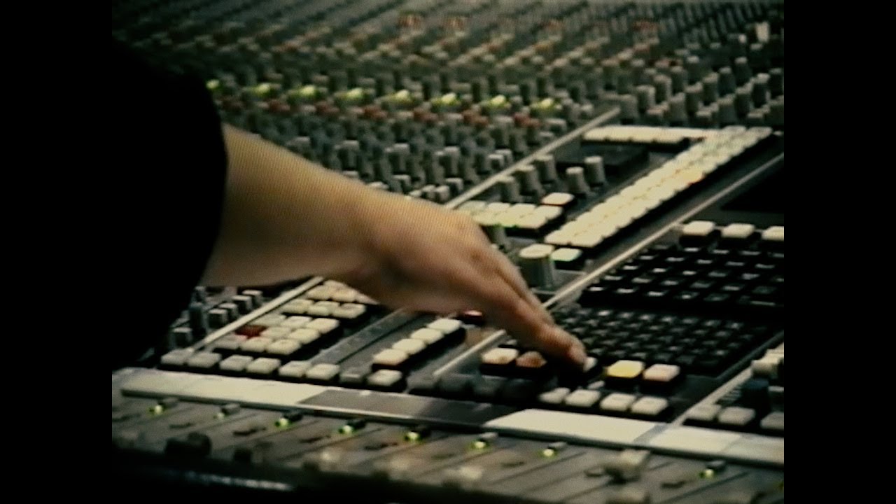 Screamer: Good Looking (1992) - YouTube