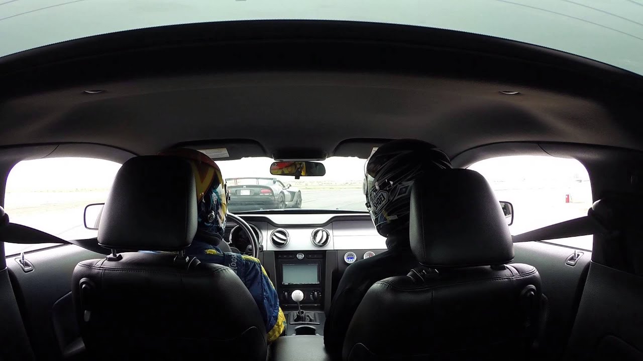 Buttonwillow config 25 in 2006 Mustang GT - YouTube