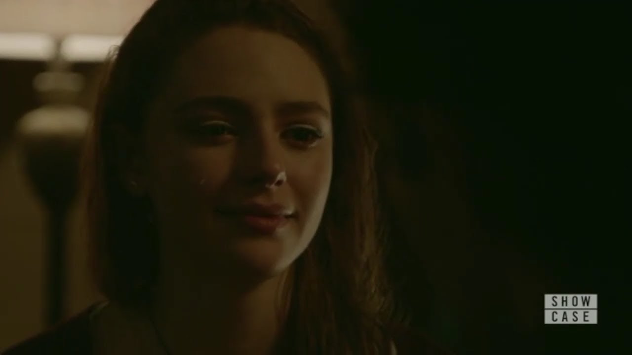 Legacies 1x11 "Hope cries while Landon sings for her" - YouTube