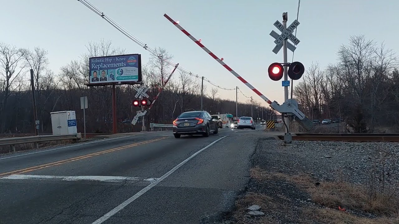 Lafayette Rd NJ Route 15 level crossing, Sparta Township, NJ - YouTube