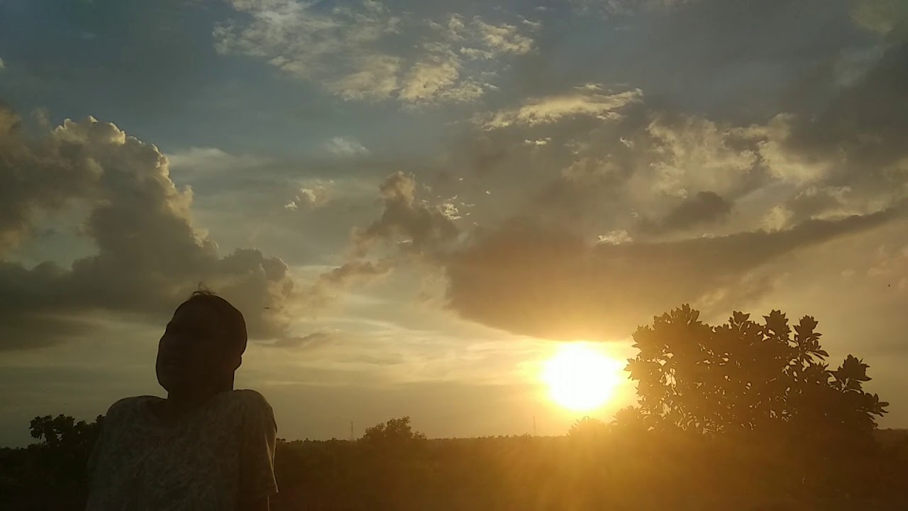 Perdebatan ringan dibawah sinar senja - YouTube