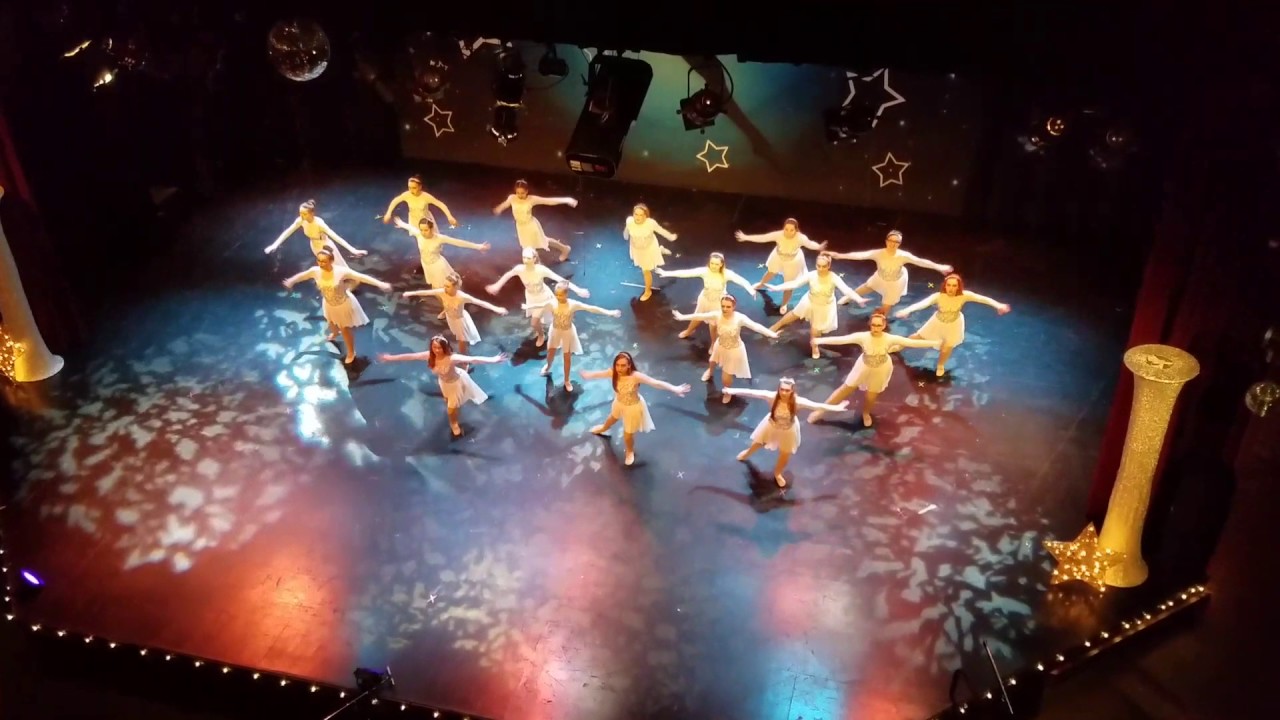 Dancin Feet Dance School 2017 - YouTube