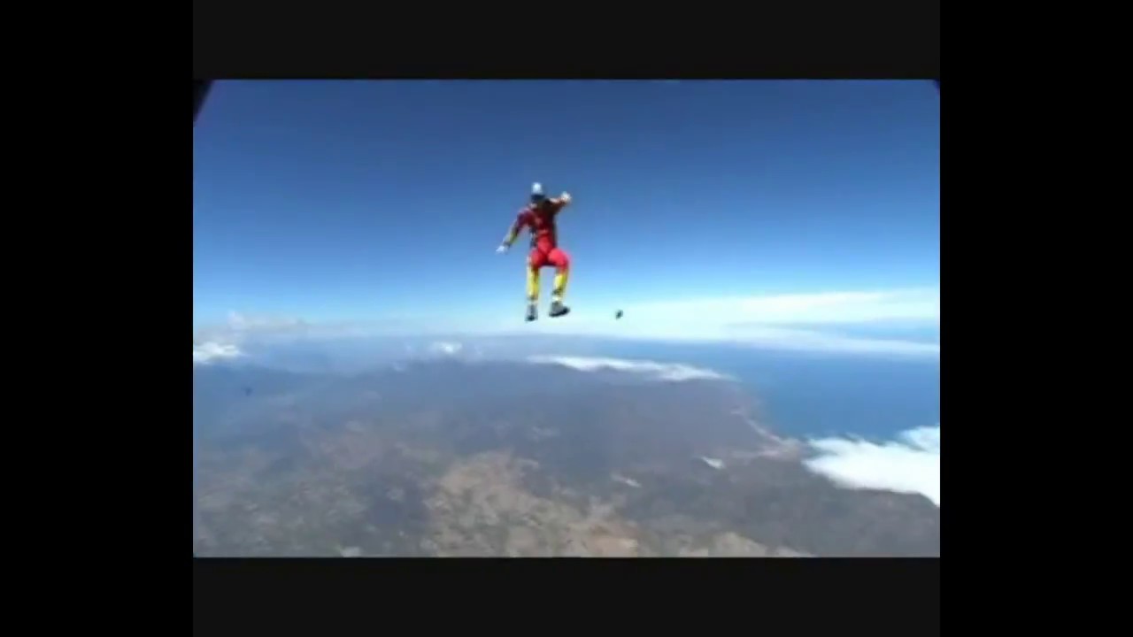 🪂🔄 Reversed Skydiving – From Touchdown to Takeoff! ️ - YouTube
