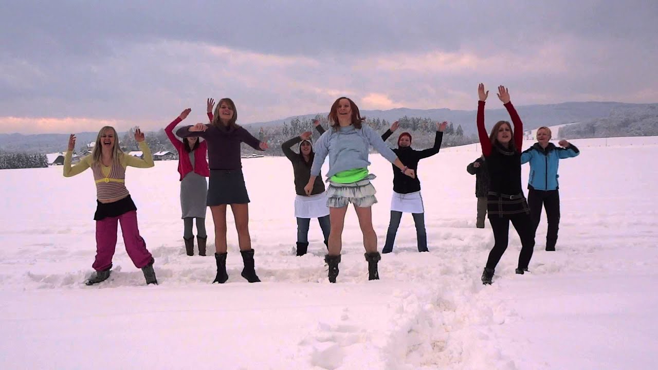 ZUMBA IN THE SNOW - 1 - YouTube