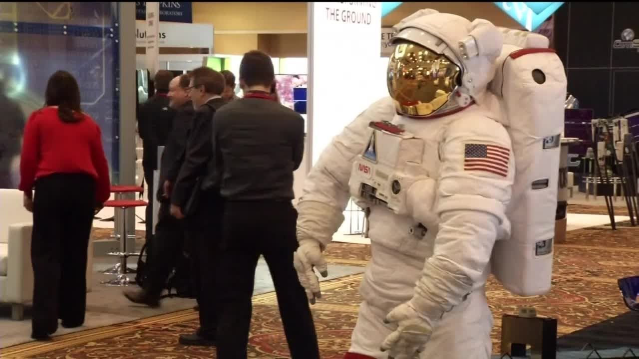 Space symposium begins in Colorado Springs - YouTube