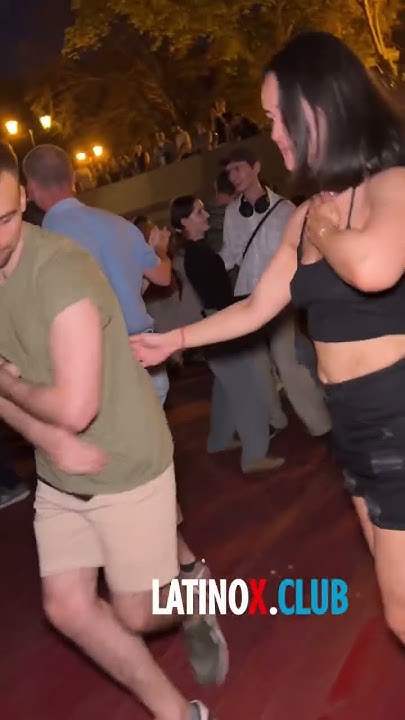 😍Así se baila en Rusia🔥 Танцы в Москве 💃 #moscow #russia - YouTube