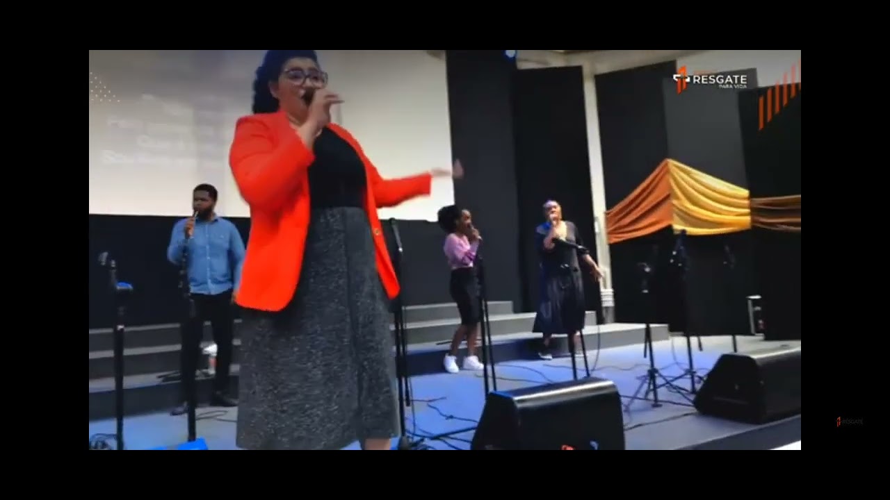 In Jesus Name - Praise Team Cogic 3 - Ministra Ingrid Soares (19.12. ...