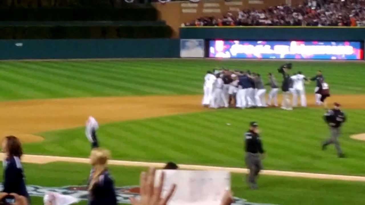 2012 ALCS Game 4: Detroit Tigers vs. New York Yankees, Final Out - YouTube