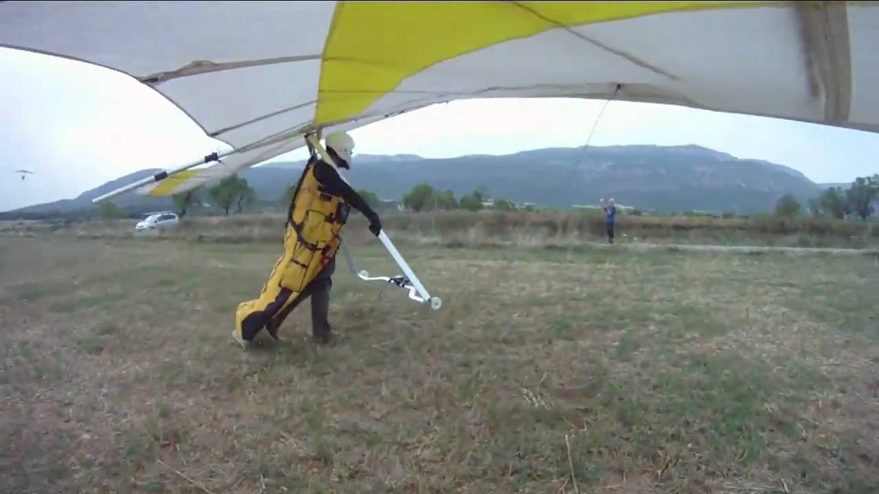 Ala Delta - Vuelo en Áger - Hang Gliding - YouTube