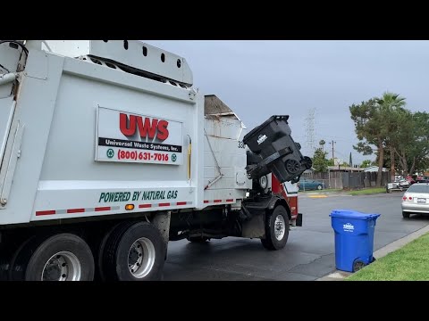 Universal Waste Systems Peterbilt 320 Heil Python ASL 330 on Trash ...