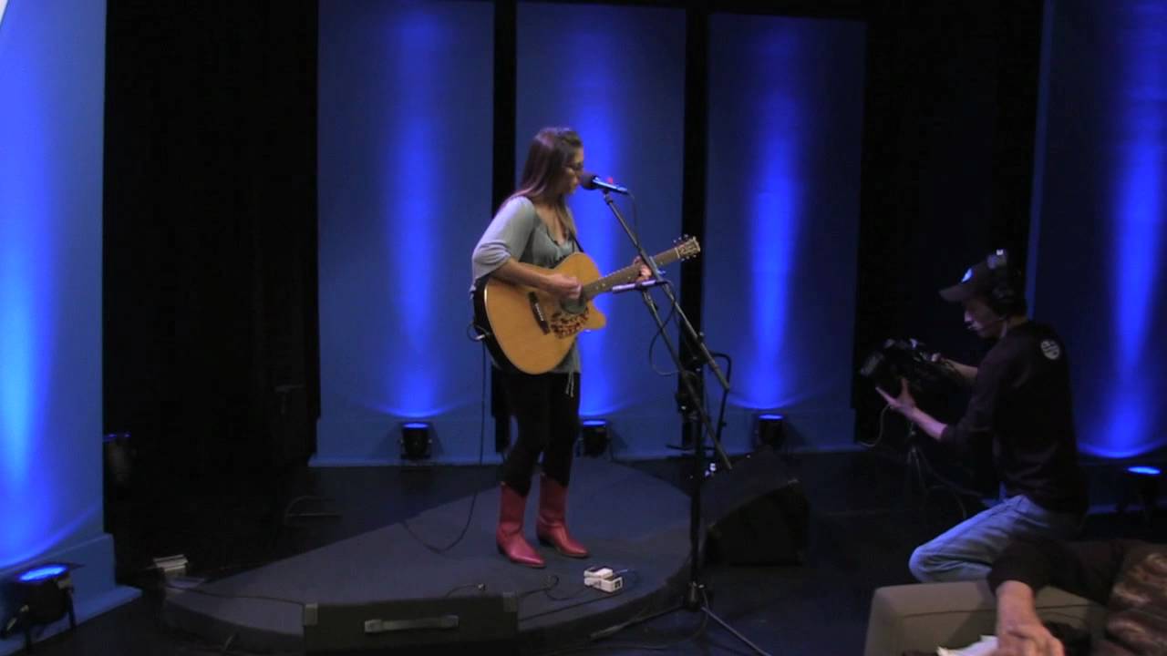 Sarah Blacker plays "Shiver" on The Steve Katsos Show's 150th Episode ...