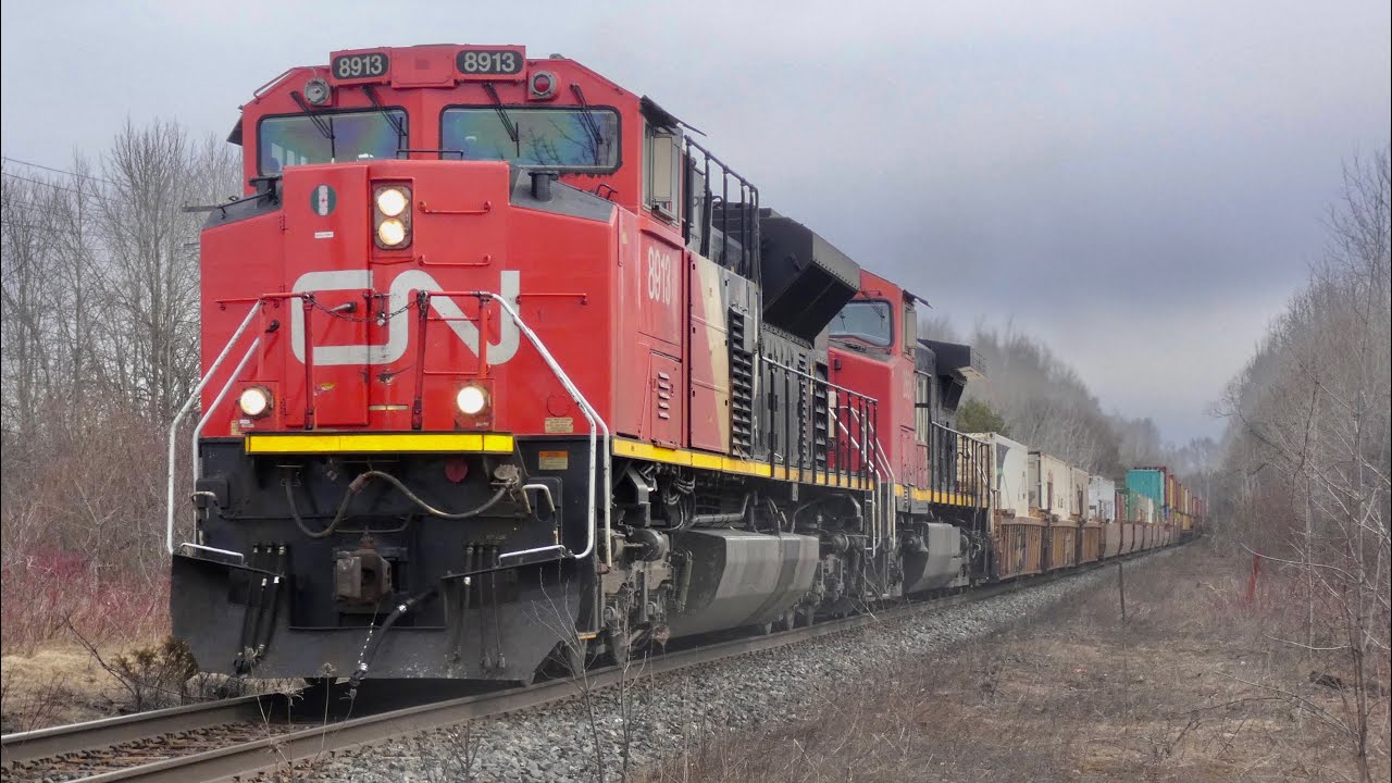 BEAST K5LLA! HAULIN! Horn Echo! CN 105 North At Rathburn (APR/8/2023 ...