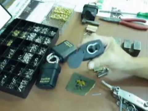 HOW TO REPIN MEDECO PADLOCK Series 54-51 - YouTube