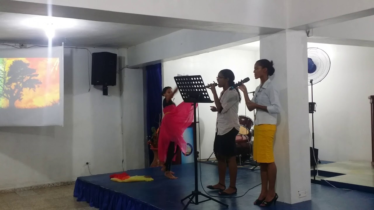 Yohana Gónzalez Y Emily Gil - En Tu Presencia (Adoración) IJRYS - YouTube