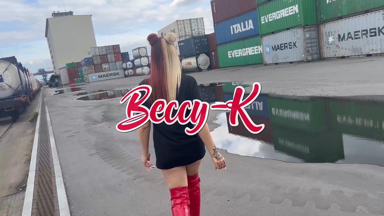 Beccy-K - Alles für die Eintracht 🦅 - YouTube