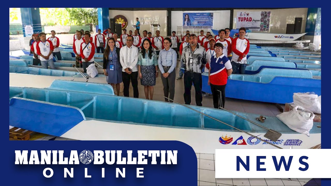 Malabon LGU, DOLE, BFAR distribute 20 boats to fishermen's groups - YouTube