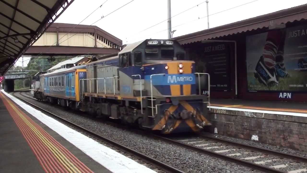 IEV around the eastern suburbs - Metro Trains - YouTube