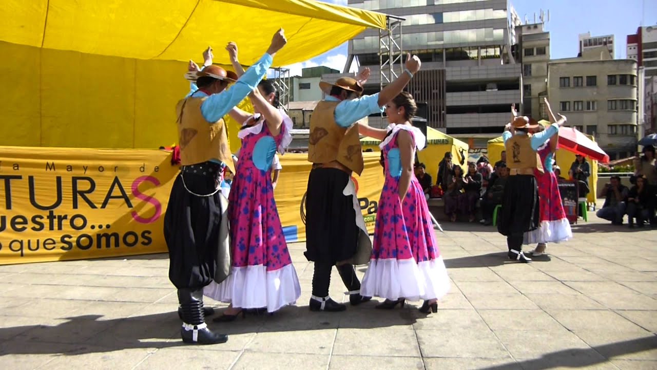 Bolivians dancing the chacarera in folkloric clothes - YouTube