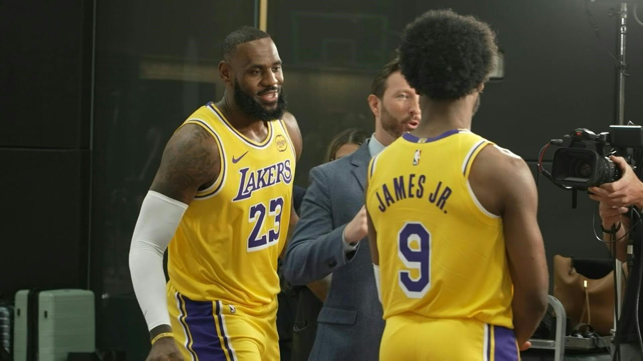 NBA: "De la joie pure", savoure LeBron James, qui accueille son fils ...