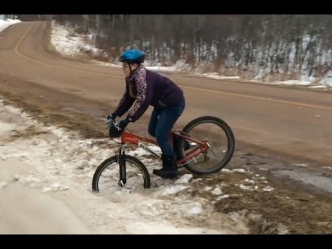 Flipping my bicycle in the snow (foot got stuck on handlebar) - YouTube