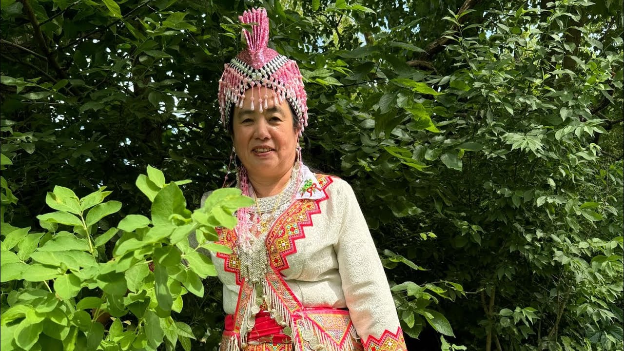 kwv txhiaj teb tus muam nyb St paul Minnesota fb Chue Vang - YouTube