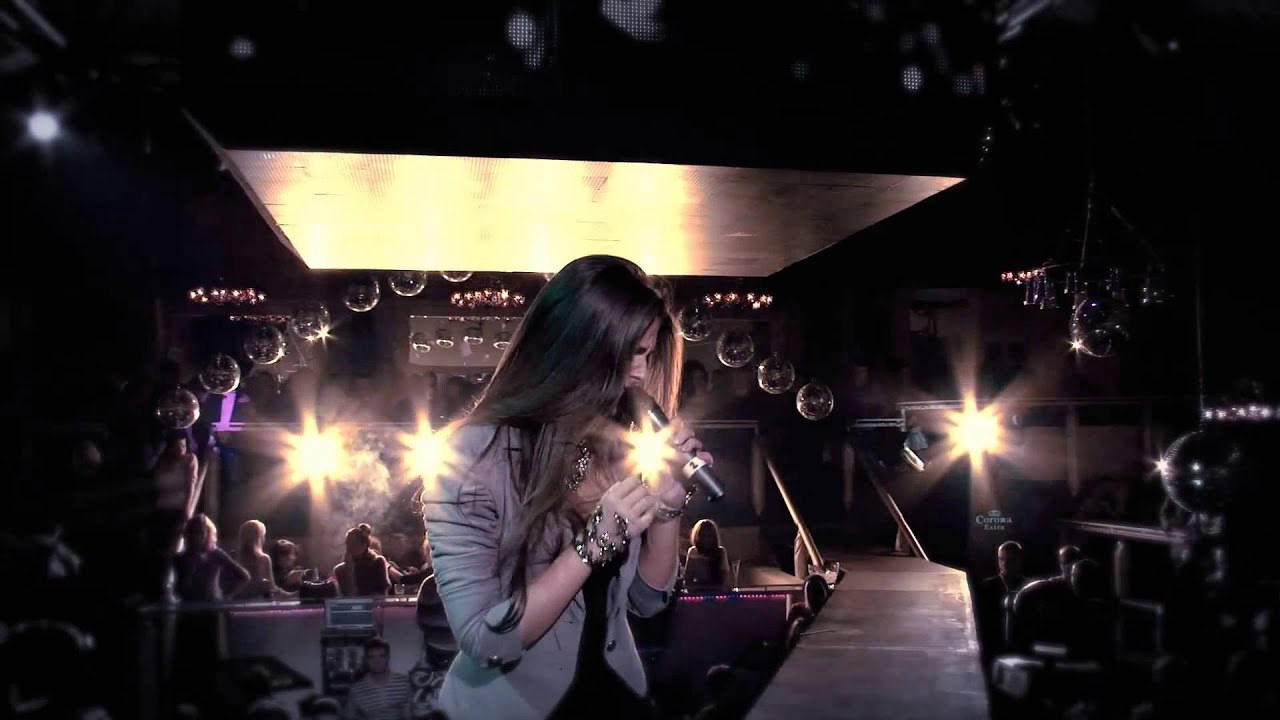 НЮША / NYUSHA - Больно (live at POSH Friends) - YouTube