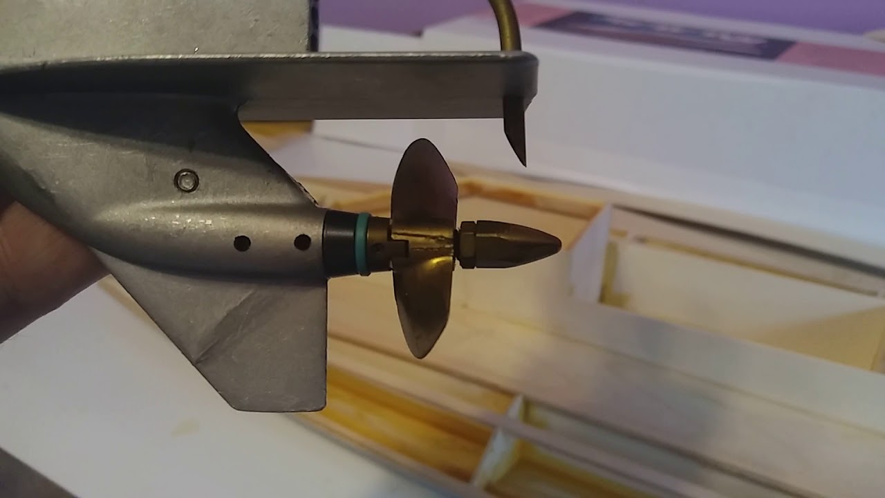 Dumas Hotshot 3.5 tunnel hull build 8 - YouTube
