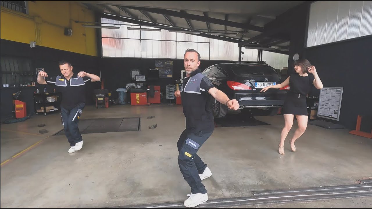 #SALSA | PALO! "Camina Con Los Codos" • Musica Cubana - YouTube