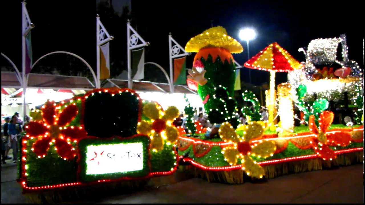 thelope.com - 2010 State Fair of Texas Starlight Parade - YouTube