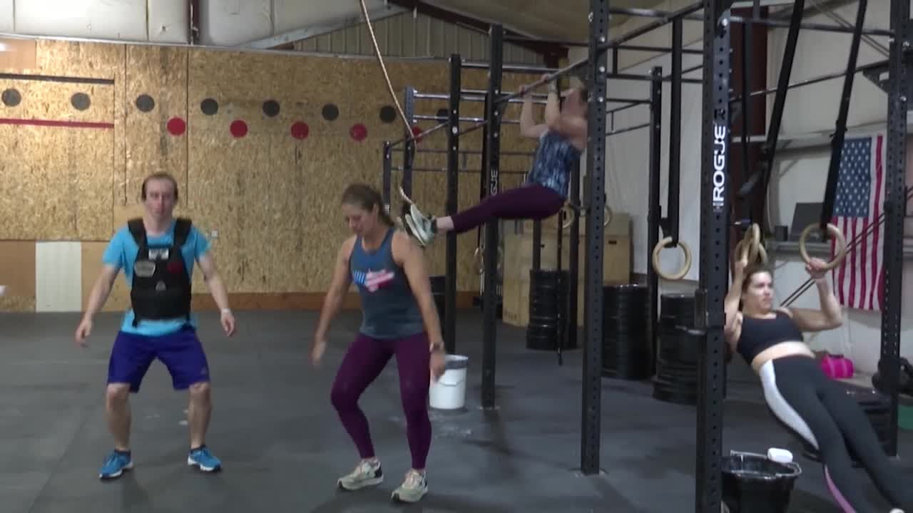 CrossFit enthusiasts do The Murph Challenge to honor Memorial Day - YouTube