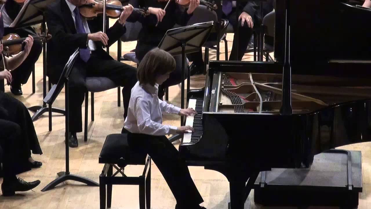 Yoav Levanon (9) - Beethoven Piano Concerto No.1 (part 1) - YouTube