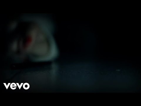 GIRLS BITE DOGS - OZONO ft. Gata Flora