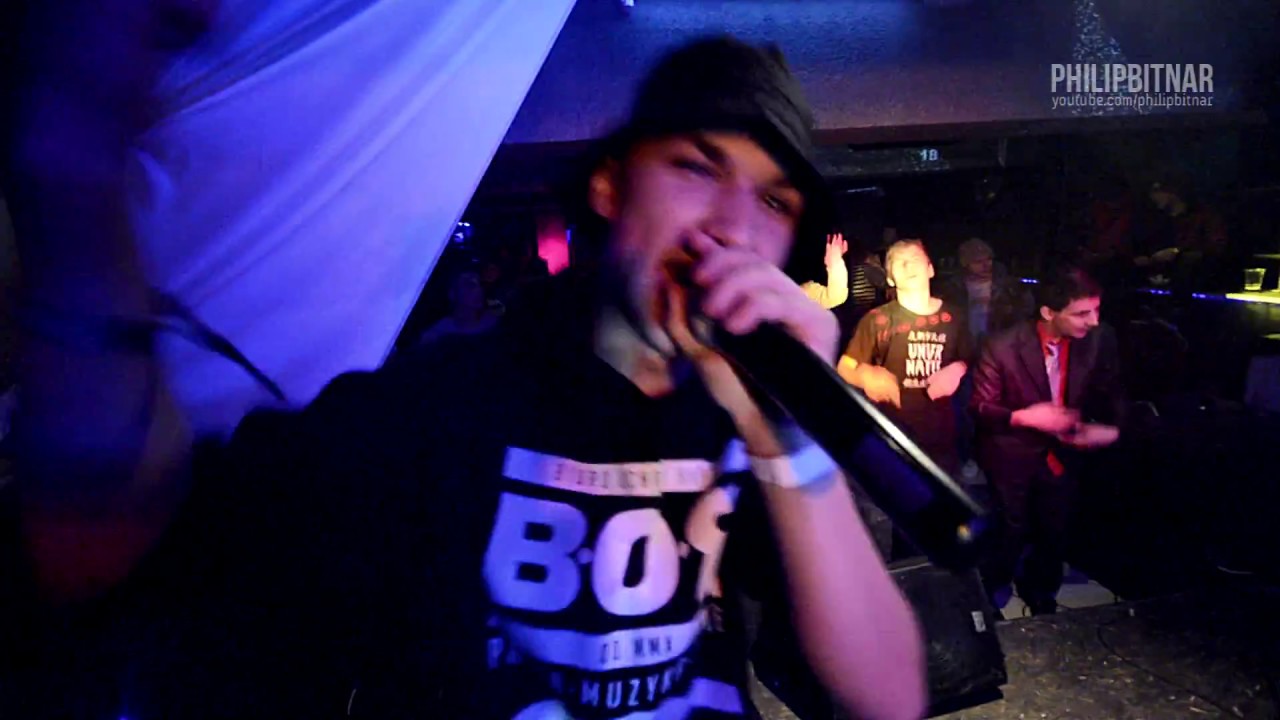 NIELEGALNY TOWAR live@Bazzen, Náchod / 16. 12. 2016 - YouTube