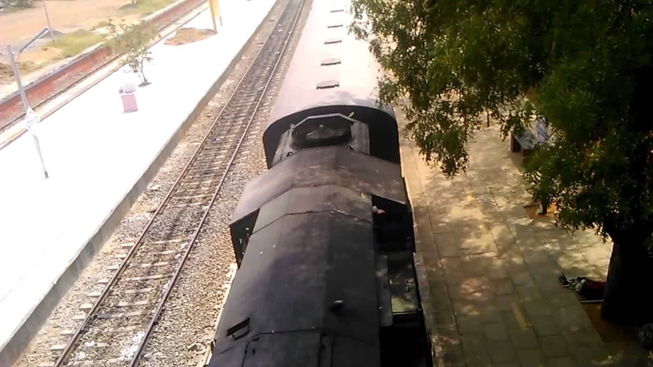 Amazing top view of the indian train travelling - YouTube