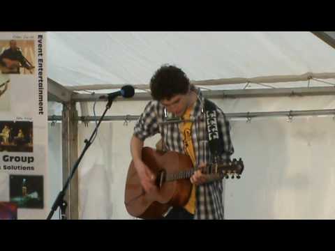 Pete Dilley - Song 'Many Miles to Go' @Wath Festival 2010 - YouTube