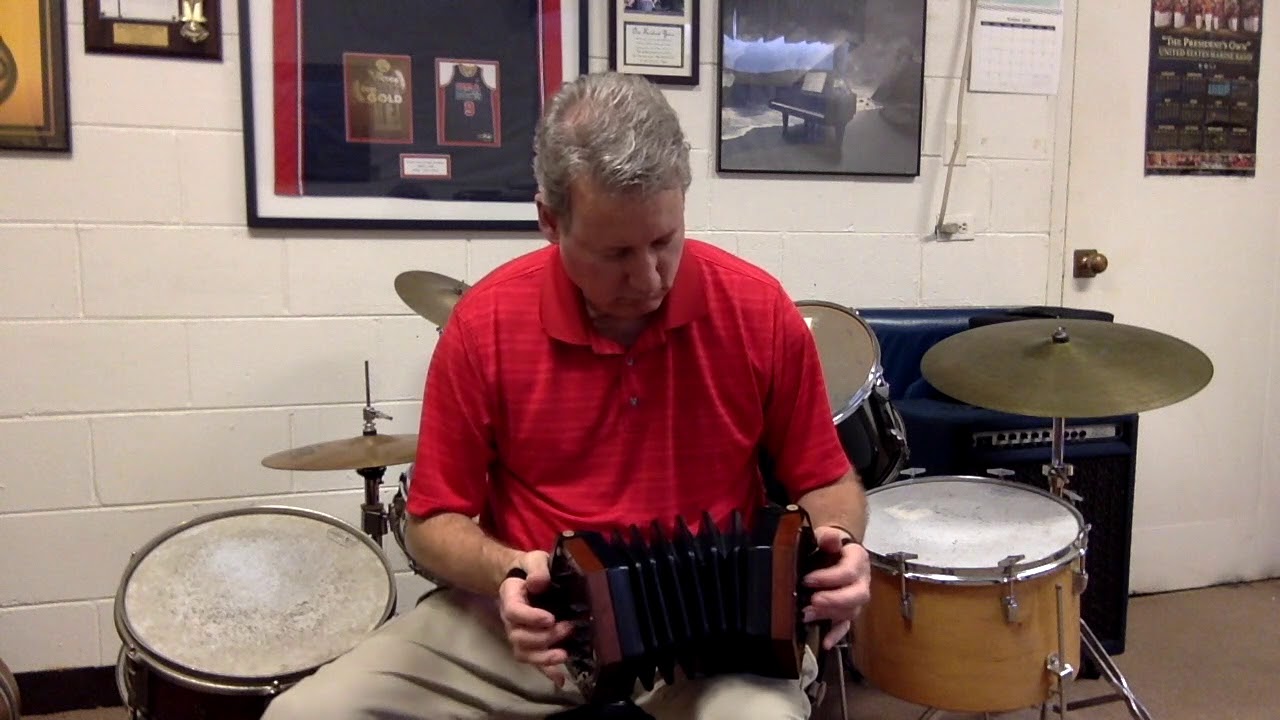 "Sleigh Ride", played by Steve Martin on the anglo concertina - YouTube