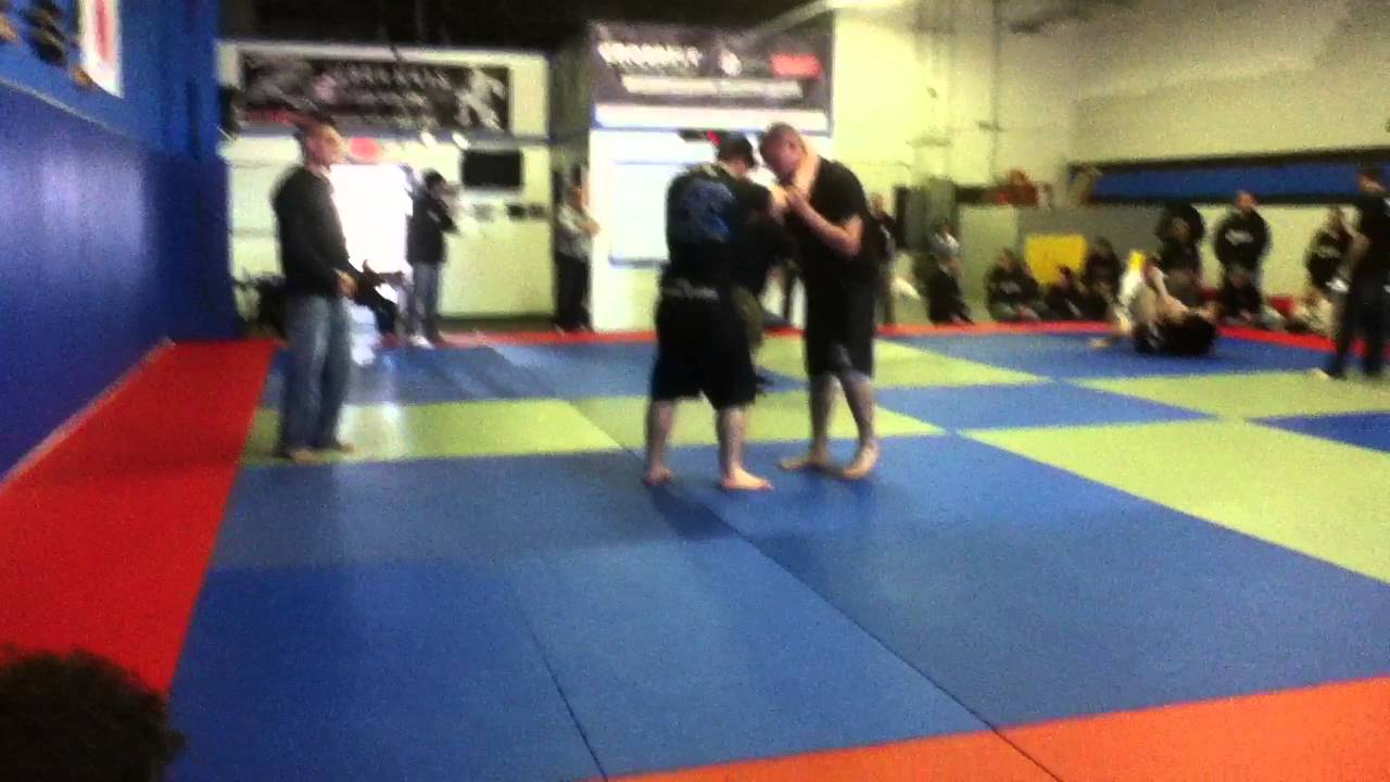 outside leg trip - YouTube