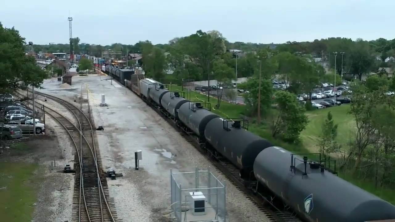 IAIS 156 at Blue Island, IL - YouTube