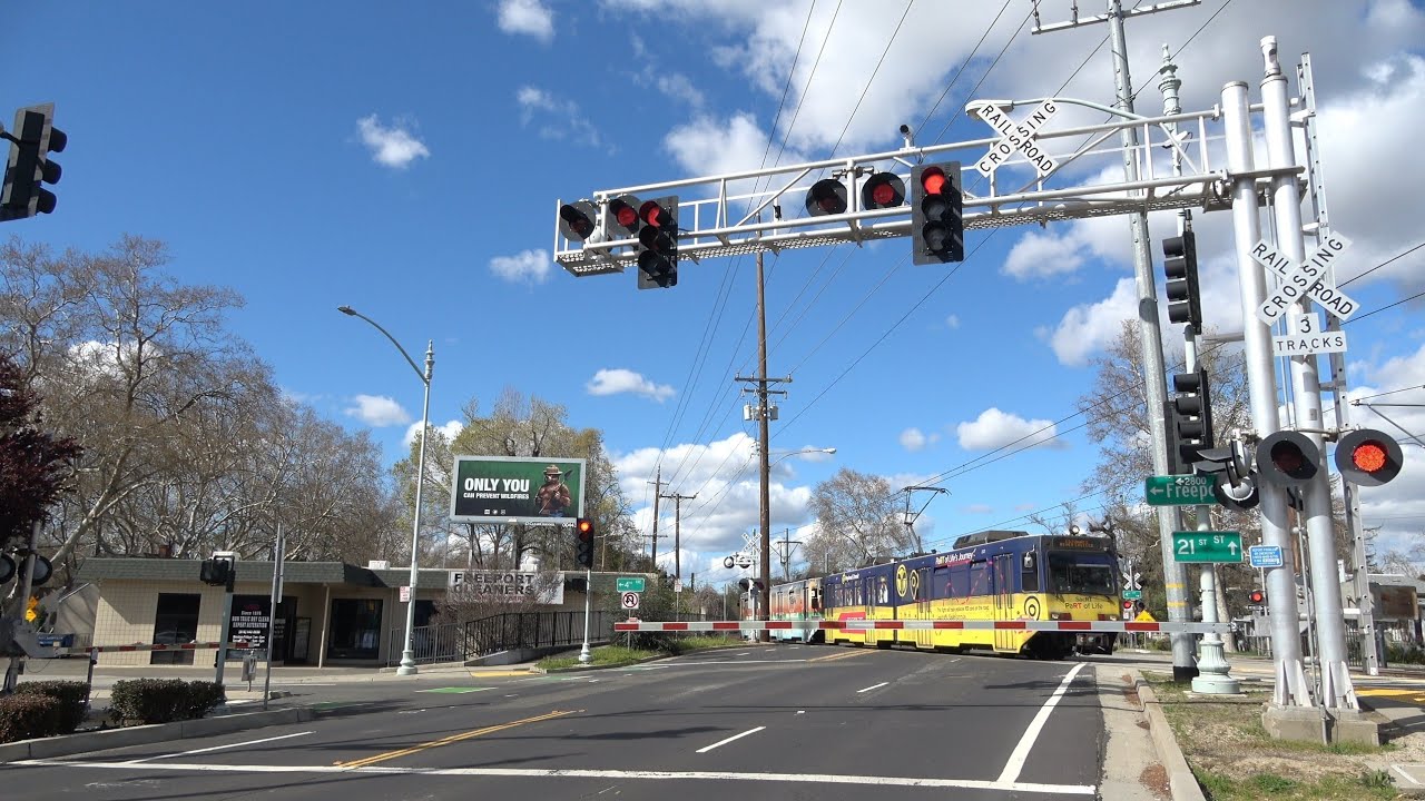 21st Street/Freeport Blvd. Railroad Crossing - Light Rail - Sacramento ...