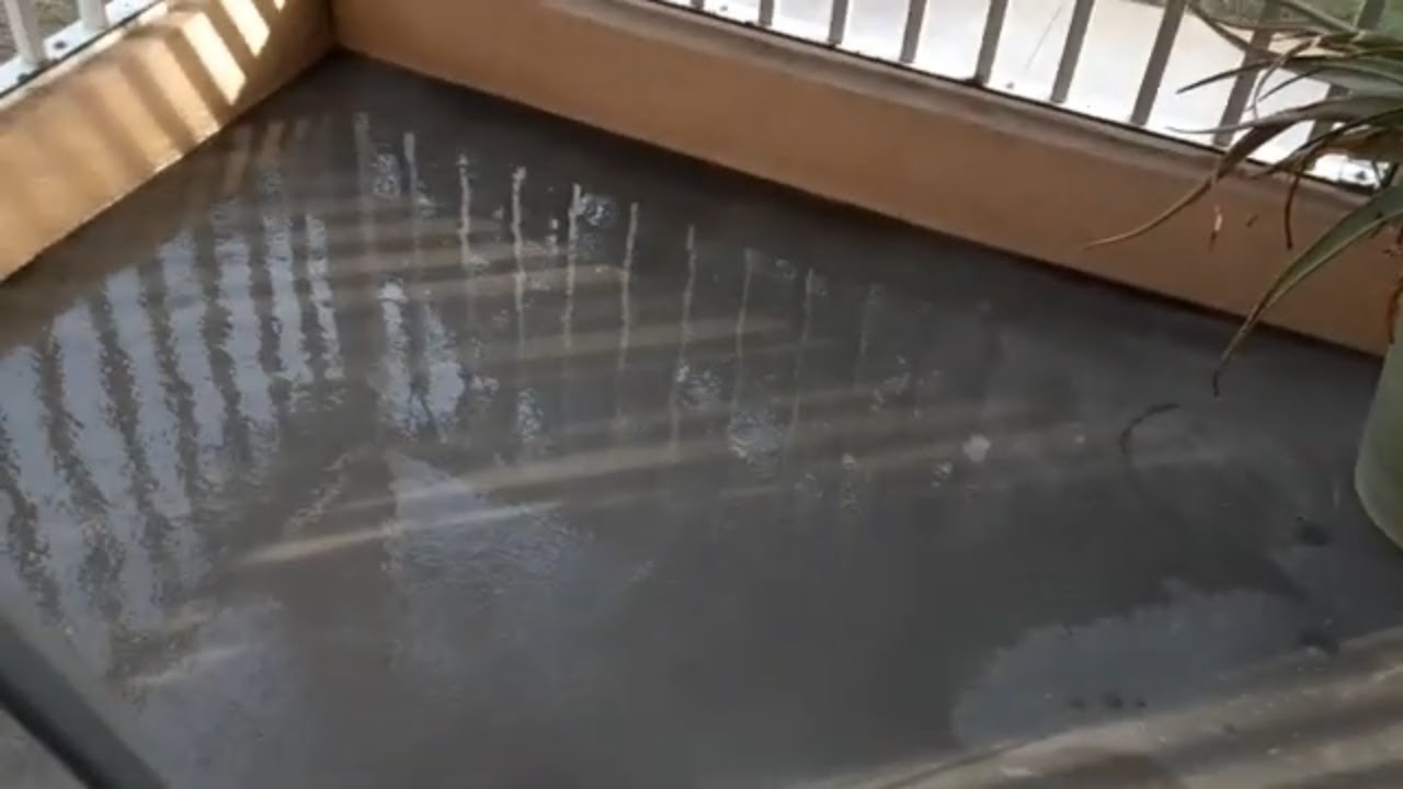 Cleaning the patio/balcony with white vinegar - YouTube