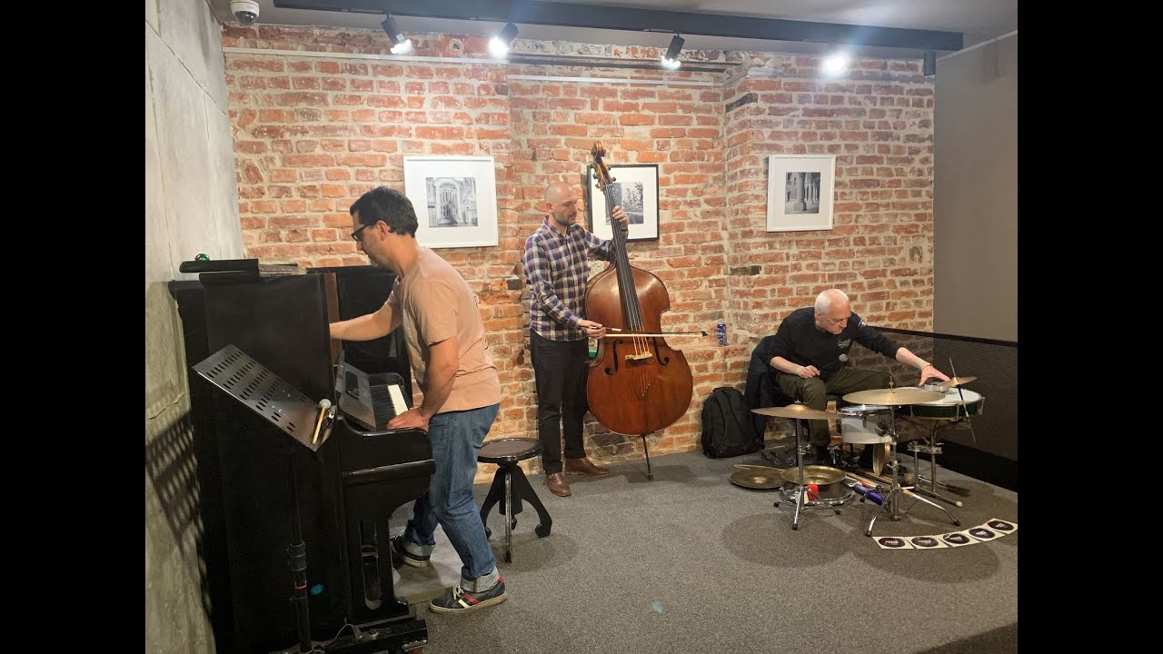 SPACE TRIO•live@Portrait - YouTube