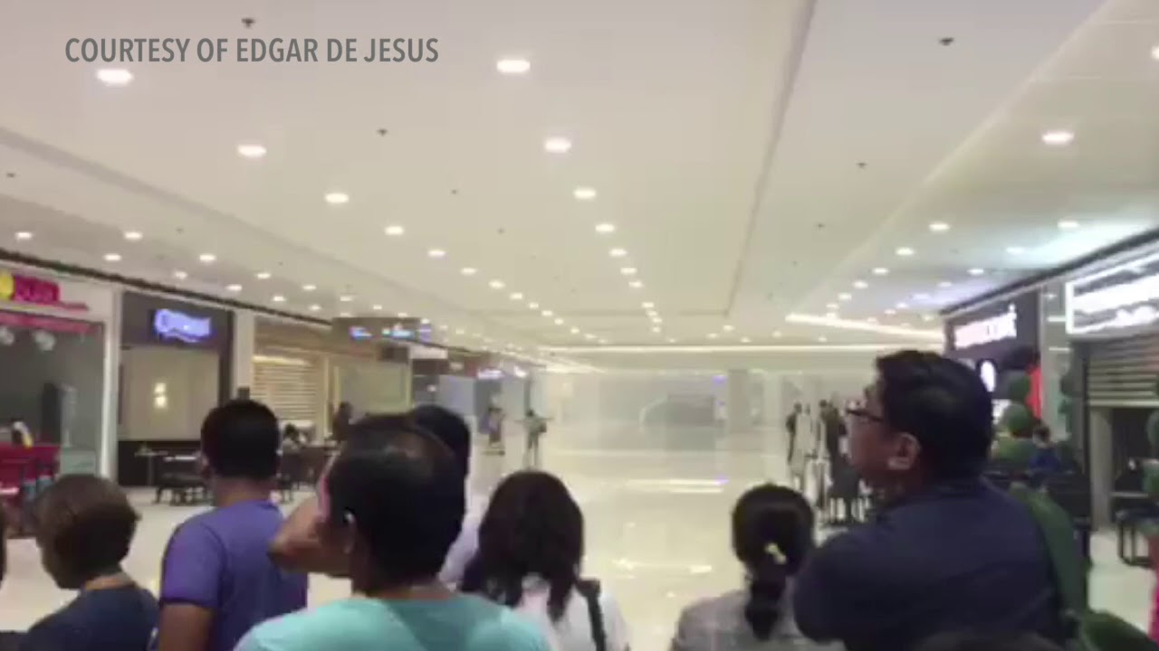 Inside SM Megamall during the fire - YouTube