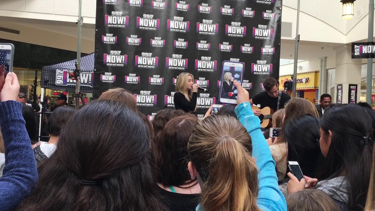 Sabrina Carpenter performs "Run & Hide" at Hillsdale Mall - YouTube