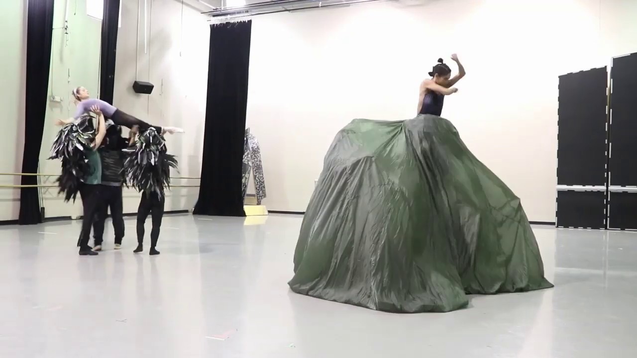 Dancing to Oz - YouTube