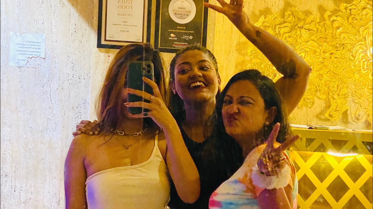 || chilling time with friends || suger daddy pub Kolkata Park Street ...