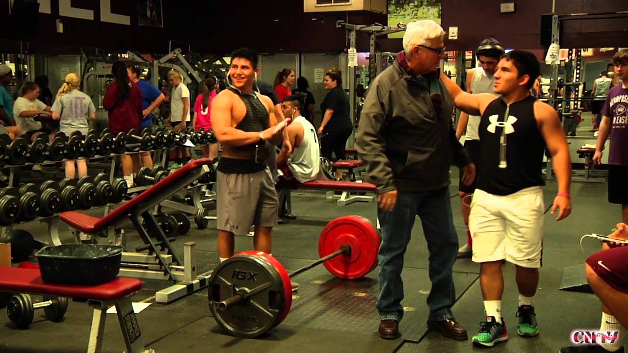 Sequoyah High School’s Powerlifting Team - YouTube