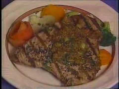 Elmer Dills reviews Phil Trani's Restaurant in Long Beach - YouTube