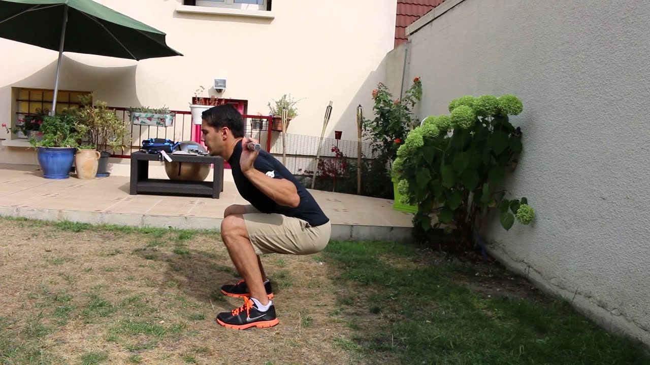 Renforcement du genou: LE SQUAT - YouTube