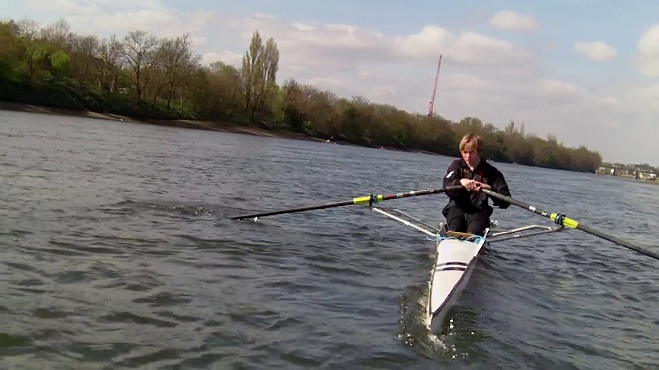 sculling courses at Tideway Scullers School - YouTube